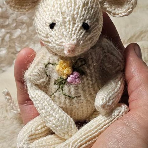 Pixie the Mouse Knitting Pattern. English and Russian PDF. - Etsy