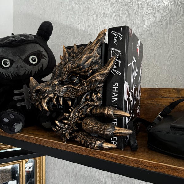 Watcher beholder/spectator Book Nook, 3d Printed Fantasy Book Shelf ...