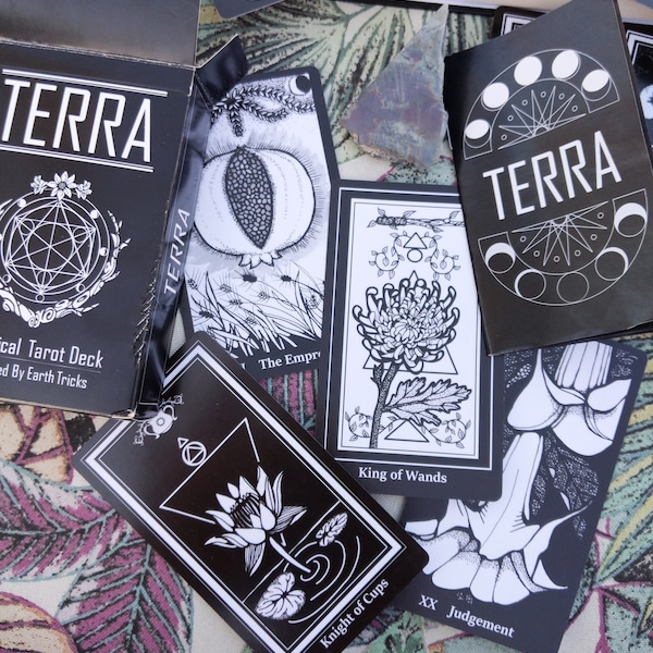Terra: Botanical Tarot Deck / Plant Ally Deck / 78 Cards Hand Drawn ...