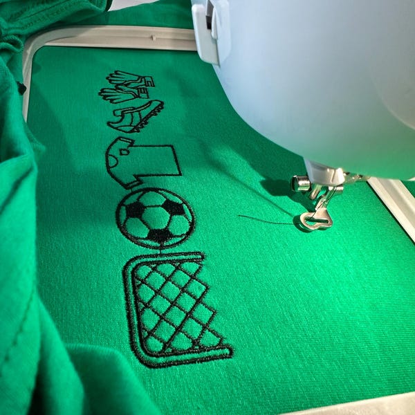 Banner Frame Swan Crest Embroidery Design for Vintage Wedding Machine ...