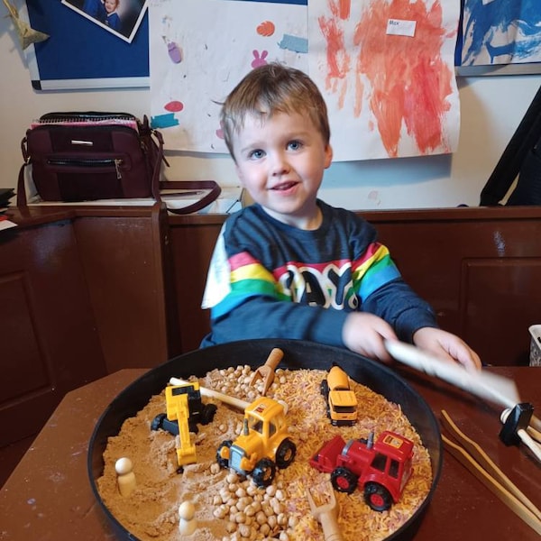 Construction Sensory Play Tray Kit | Messy Play Building Site Tray ...