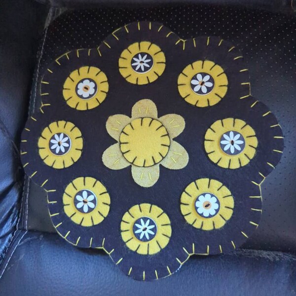 Primitive Stitchery CHRISTMAS Pennies Fir Tree Penny Rug ~ Winter Pine ...