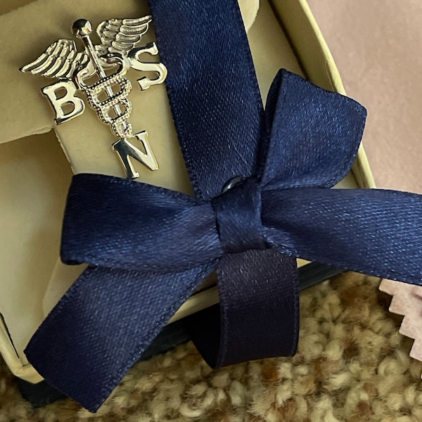 Licensed Vet Tech LVT Grad Pin in Silver - Etsy