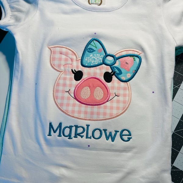 Pig With Bow, Applique Design, Instant Download, 4x4, 5x5, 6x6, 7x7 ...