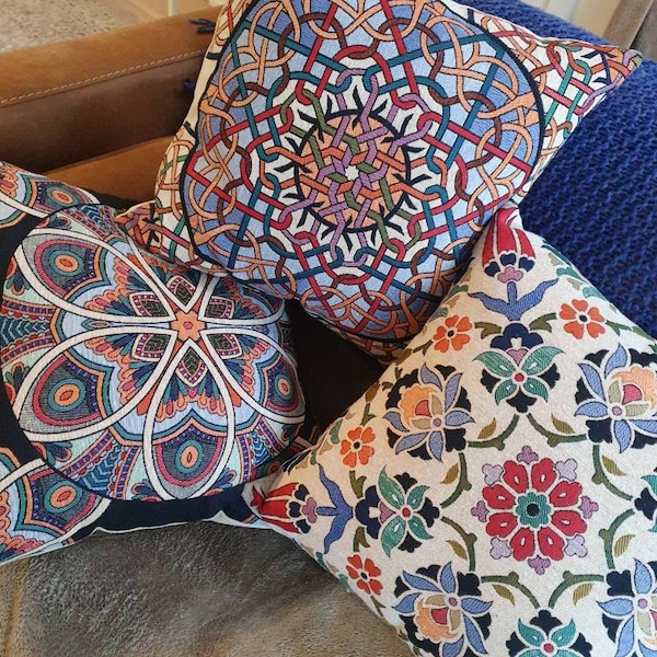 Floral Design Cushion Cover, Bloomy Decorative Pillow, Sofa Armchair ...