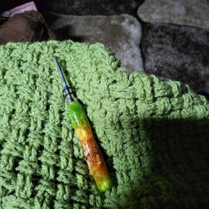 Ergonomic Crochet Hook Set in Blue Crush Resin With Interchangeable ...