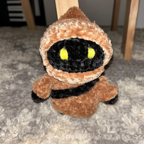 Tiny Jawa Amigurumi Pattern. Desert Scavenger Crochet Pattern. Jawa ...