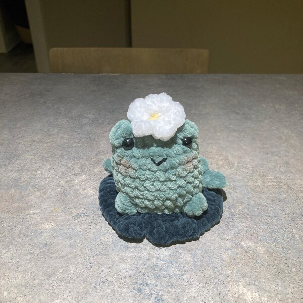 No Sew Frog Crochet Pattern, No Sew Amigurumi, Crochet Plushie Pattern ...