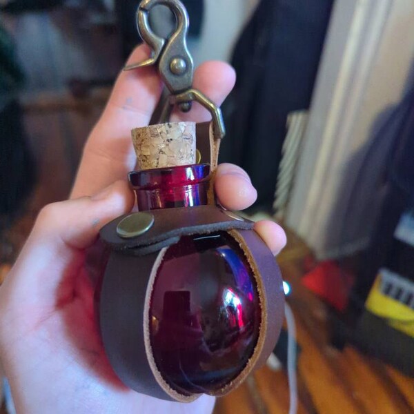 Small Potion Bottle With Clasp - Glass Potion Bottle With Leather ...