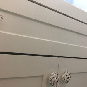 Shabby Chic Knobs / Drawer Knobs / Dresser Drawer Pulls / Oval Distressed White Knobs ...