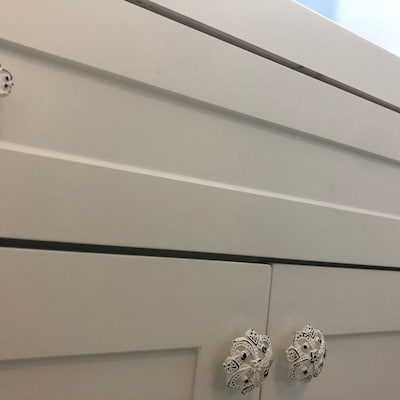 Shabby Chic Knobs / Drawer Knobs / Dresser Drawer Pulls / Oval Distressed White Knobs ...