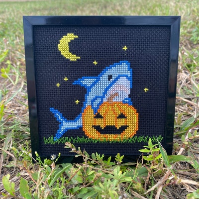 Biting Booth Shark Cross Stitch Pattern PDF - Etsy