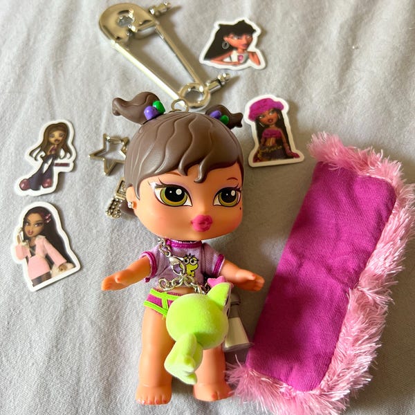 Bratz Babyz Keychain Sasha Yasmin Jade Cloe Doll With Pet Bunny Bag ...
