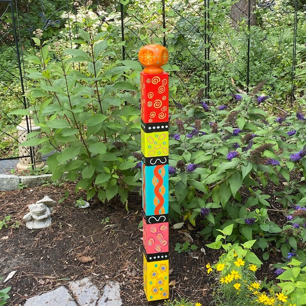 Garden Totem With a Twist - Etsy