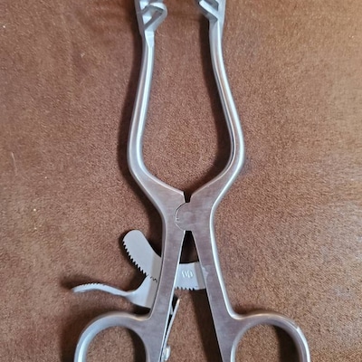 Vintage Embalming Locking Retractor - Etsy