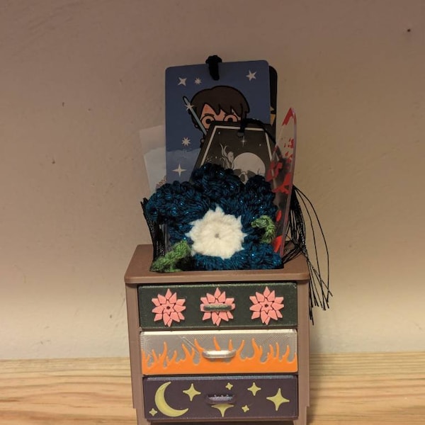 Acotar Inspired Book Nook| Fantasy Books | Bat Boys | Reading Gifts ...