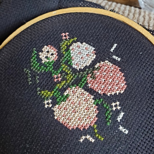 Strawberries Cross Stitch Pattern / Digital Download / Embroidery ...