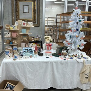 Asymmetrical Wavy Collapsible Stand, Retail Display, Market Display ...