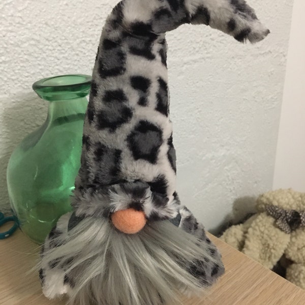 Large Deep Red and Gray With Plaid Home Gnome - Etsy