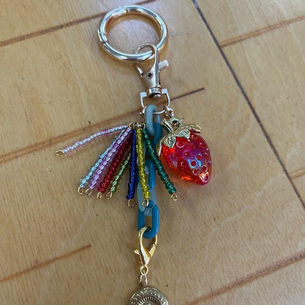 Backpack Keychain Charms, Strawberry Charm Bag, Golden Chain Bag ...