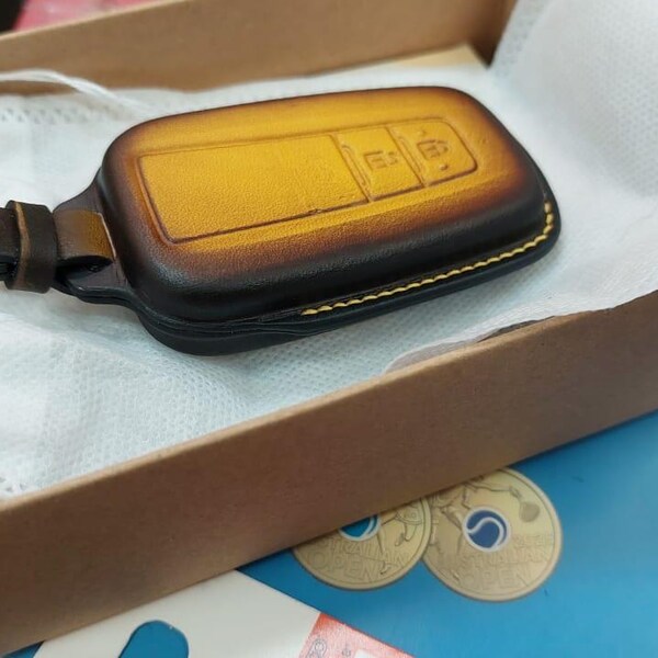 Toyota Corolla Cross Key Fob Cover (patina), Handcarft Leather Key Case ...