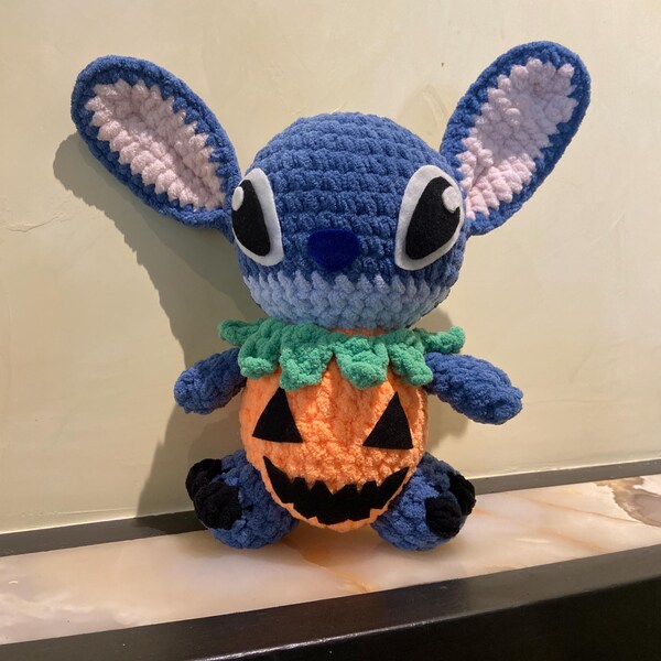 Crochet Pattern - Cute Stitchie With Frog, Halloween and Valentine ...