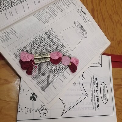 Sally Stanley Smocking Pleater Machine With Needles 24 Row Pleating ...