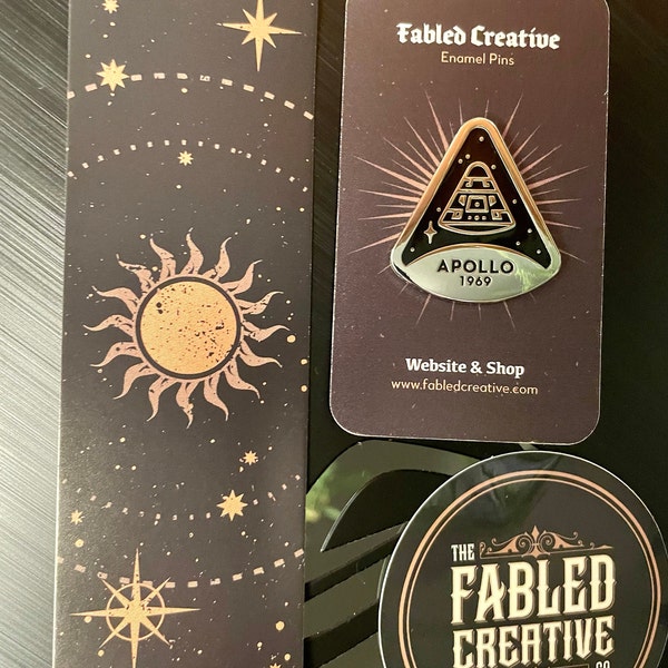 NASA Apollo 11 Command Module Enamel Pin - Space Program Art - Cosmic ...