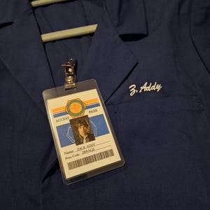 The Office Dunder Mifflin ID Badge Jim Halpert, Pam Halpert, Dwight ...