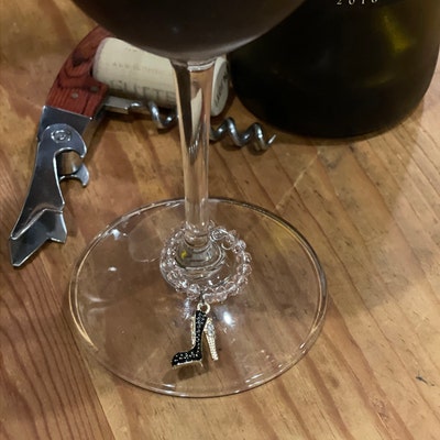 Wireless Comic Book Charger, Cell Phone Charging Stand, Stand up Dock ...