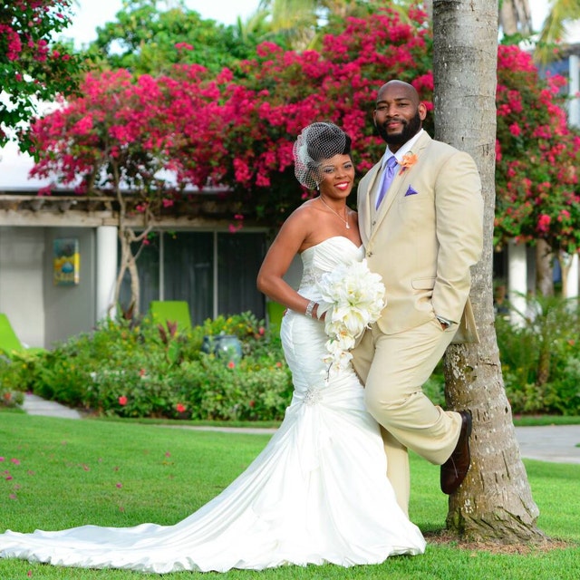 Shamona loved their purchase from Customweddingdesigns