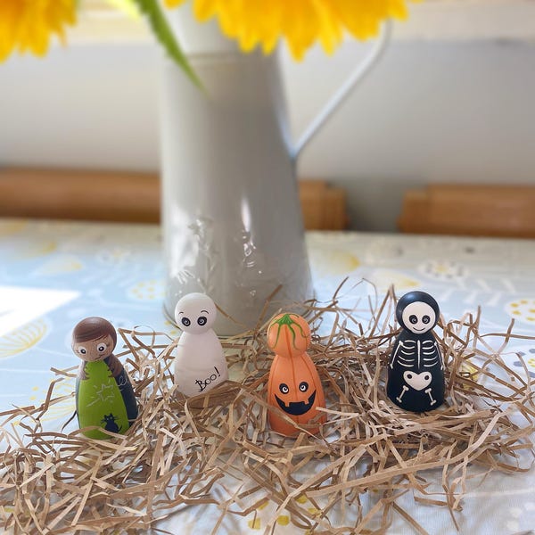 Halloween Peg Dolls. Hand Painted Wooden Peg Dolls, Includes Pumpkin ...