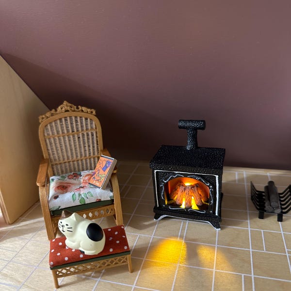1:12 Dollhouse Roombox Diorama Recreation Room - Decorated and Remote ...