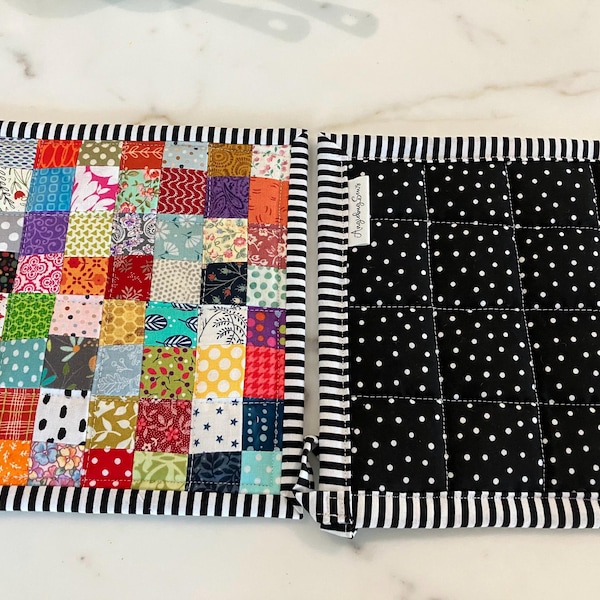 Set of Two Quilted Patchwork Potholders Hit Pads Trivet Floral - Etsy