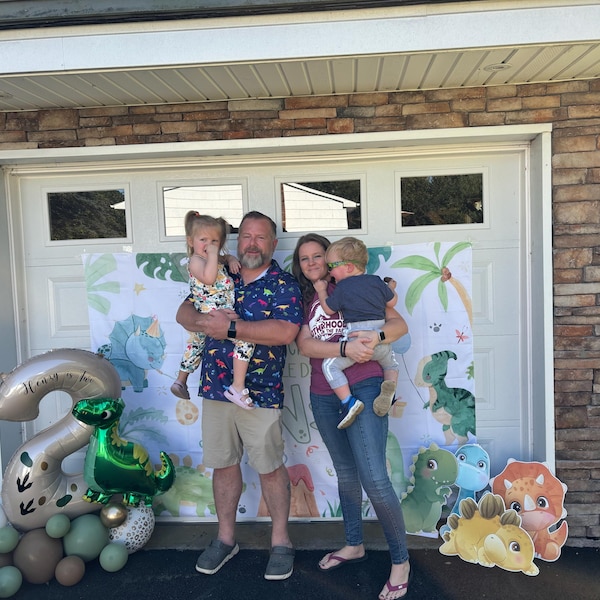 DIY Large Ice Cream Truck Balloon Sculpture, Too Sweet Balloon Stack ...