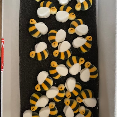 Sugar Bees / 12 Bumble Bee Sugar Pieces /sugar Bee Cupcake Toppers ...