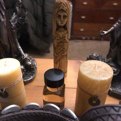 Norse Goddesses Goddess SIF, Goddess Sol,goddess VAR and Goddess Syn ...