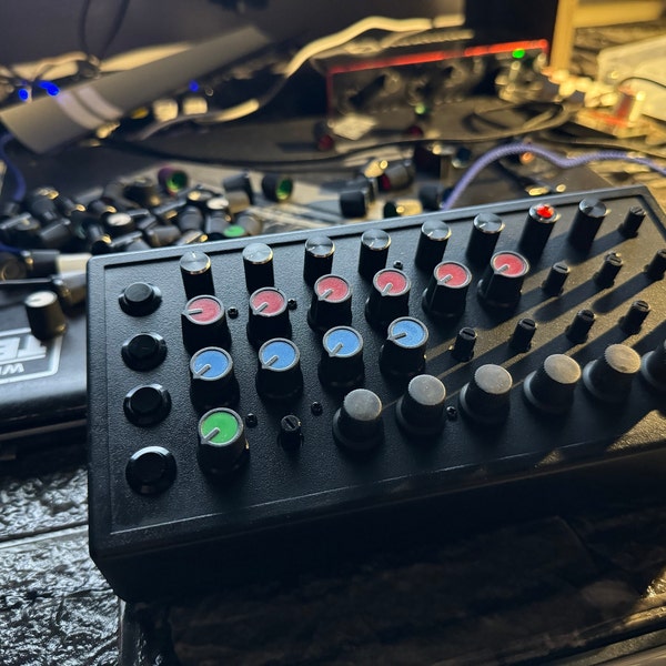 Midi Controller BB-XL / 8 LED Arcade Buttons / 96 Potentiometers / Din ...