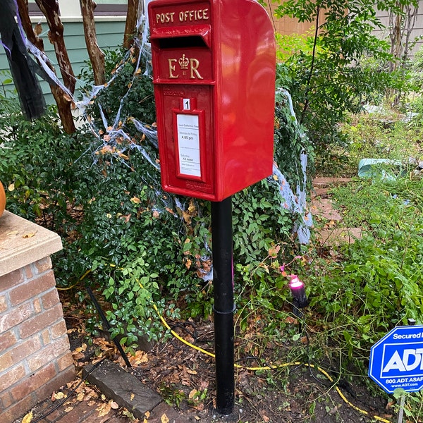 Elizabeth Regina Red ER Post Box - Etsy UK