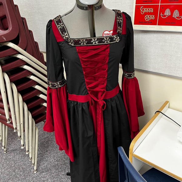 Green Renaissance Peasant Dress | Medieval Festival Women's Costume ...