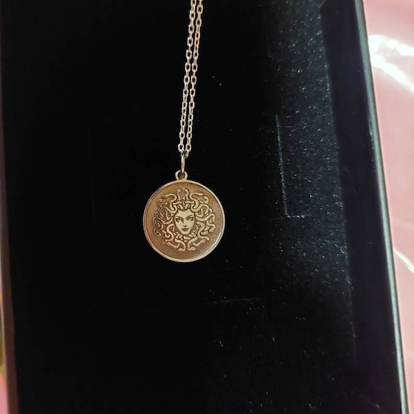 14k Gold Medusa Necklace, Personalized Medusa Pendant, Medusa Mythology ...