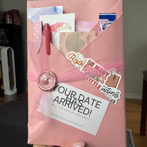 Date Night With a Book - Single Book / Book Lover Gift - Etsy