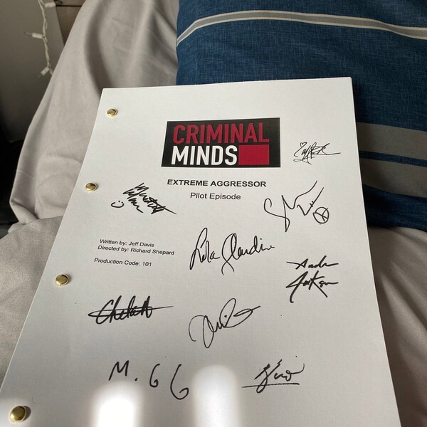 Criminal Minds TV Pilot Script Screenplay With Signatures Autograph ...