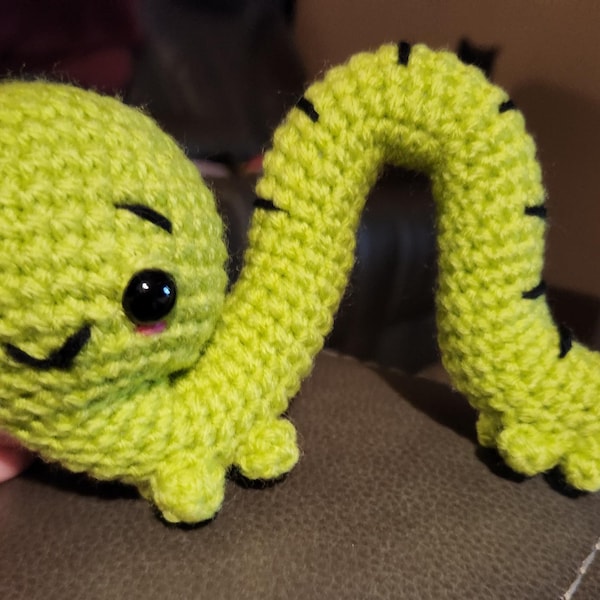 PATTERN: Iggy the Inchworm - Crochet Inchworm Pattern - Amigurumi ...