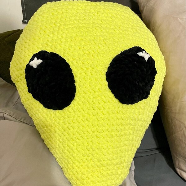 Crochet Alien Cushion Pattern Crochet Pillow Beginner Alien Pattern ...