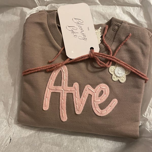 ADD-ON Hand-embroidered Sleeve Names and Hearts | Mama Sweatshirt ...