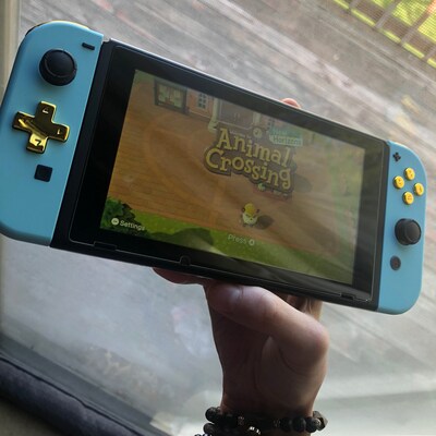 New Nintendo Switch Custom Light Blue DPAD Joycons With Gold Buttons ...