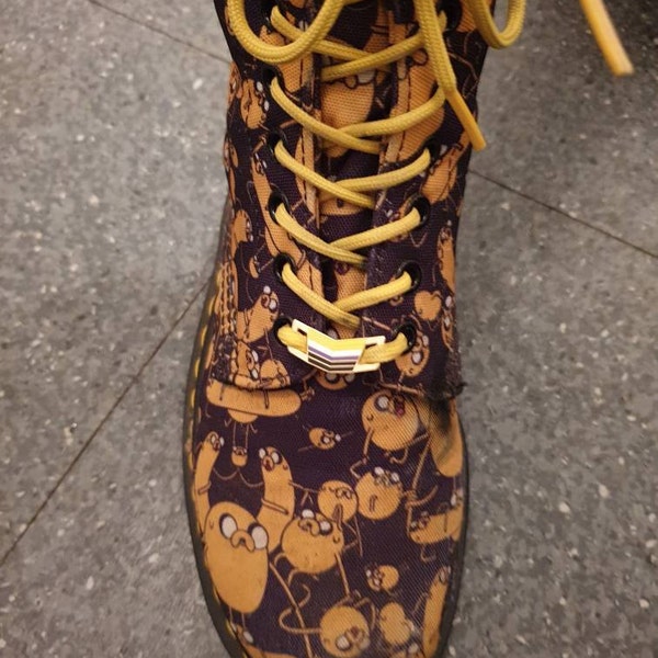 Non-binary Lace Locks — Subtle Pride Shoelace Shoe Charm Agender ...