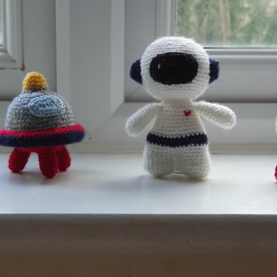 CROCHET PATTERN Outer Space Amigurumi Collection / Astronaut-robot ...