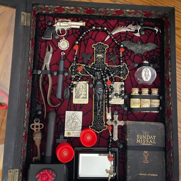 Vampire Slayer Kit, Shadow Box, Dracula Memorabilia, Crucifix, Rosary ...